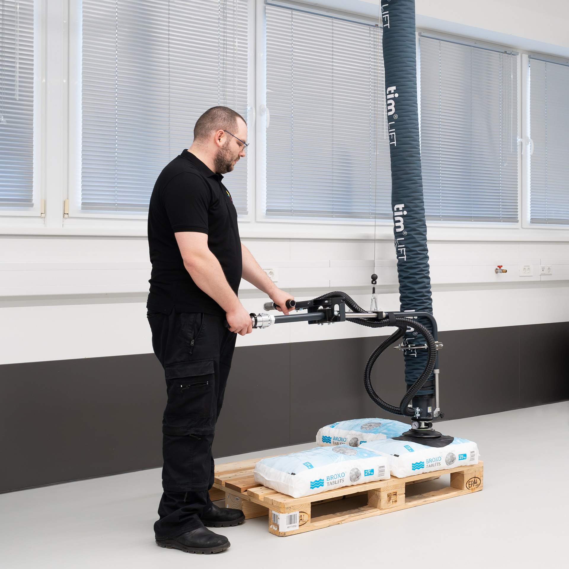Vacuum hose lifter: lift goods up to 50kg up to 2.6 m